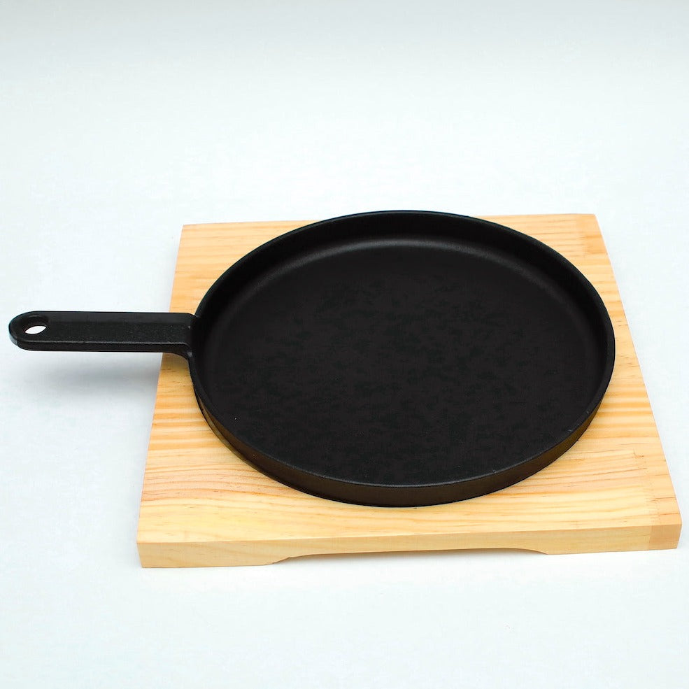 Cast Iron round pan with wooden base – myMayz